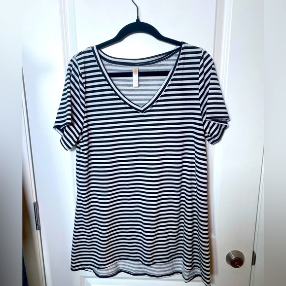 LuLaRoe | Tops | Lularoe Black And White Striped V Neck Christy T ...